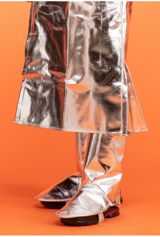 Aluminised gaiters with spring-closure system | EDC Protection